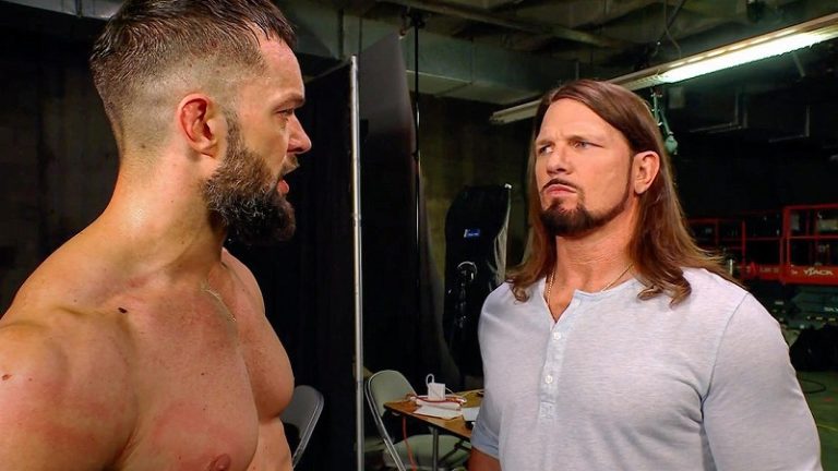 【WWE】“ジャッジメント・デイ”フィン・ベイラーがToo SweetポーズでAJスタイルズを勧誘 | プロレスTODAY