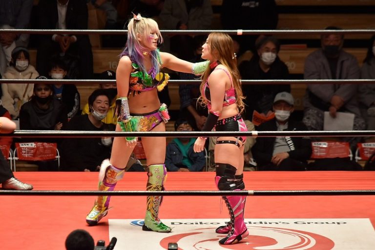 【ZERO1】「やっと会えたのに…」涙のウナギ・サヤカにジャングル叫女が再会の約束の証をフェイスペイント | プロレスTODAYプロレスTODAY